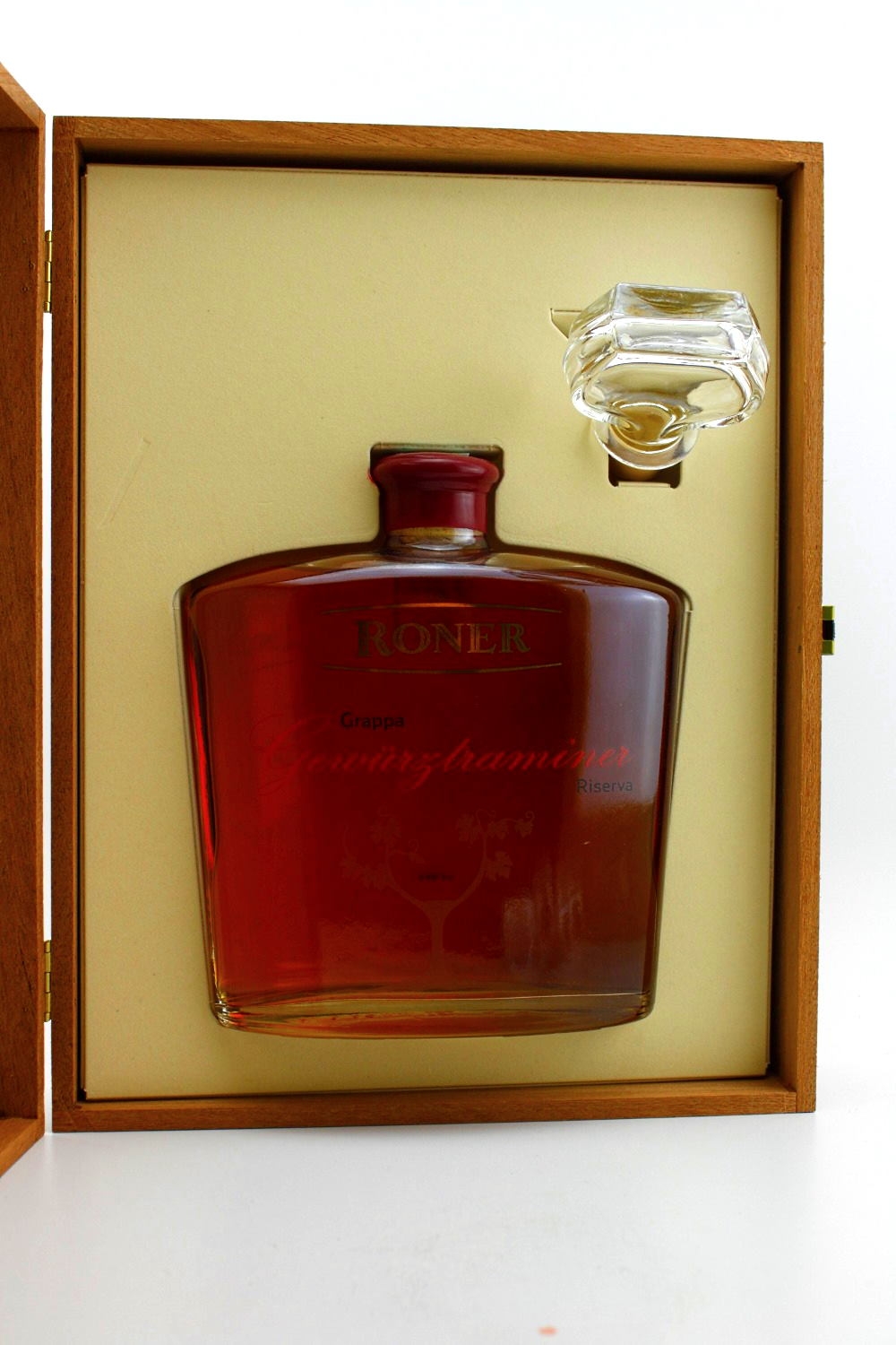 Grappa Gewürztraminer Riserva 40% vol. Roner Distillery | Karadarsh...